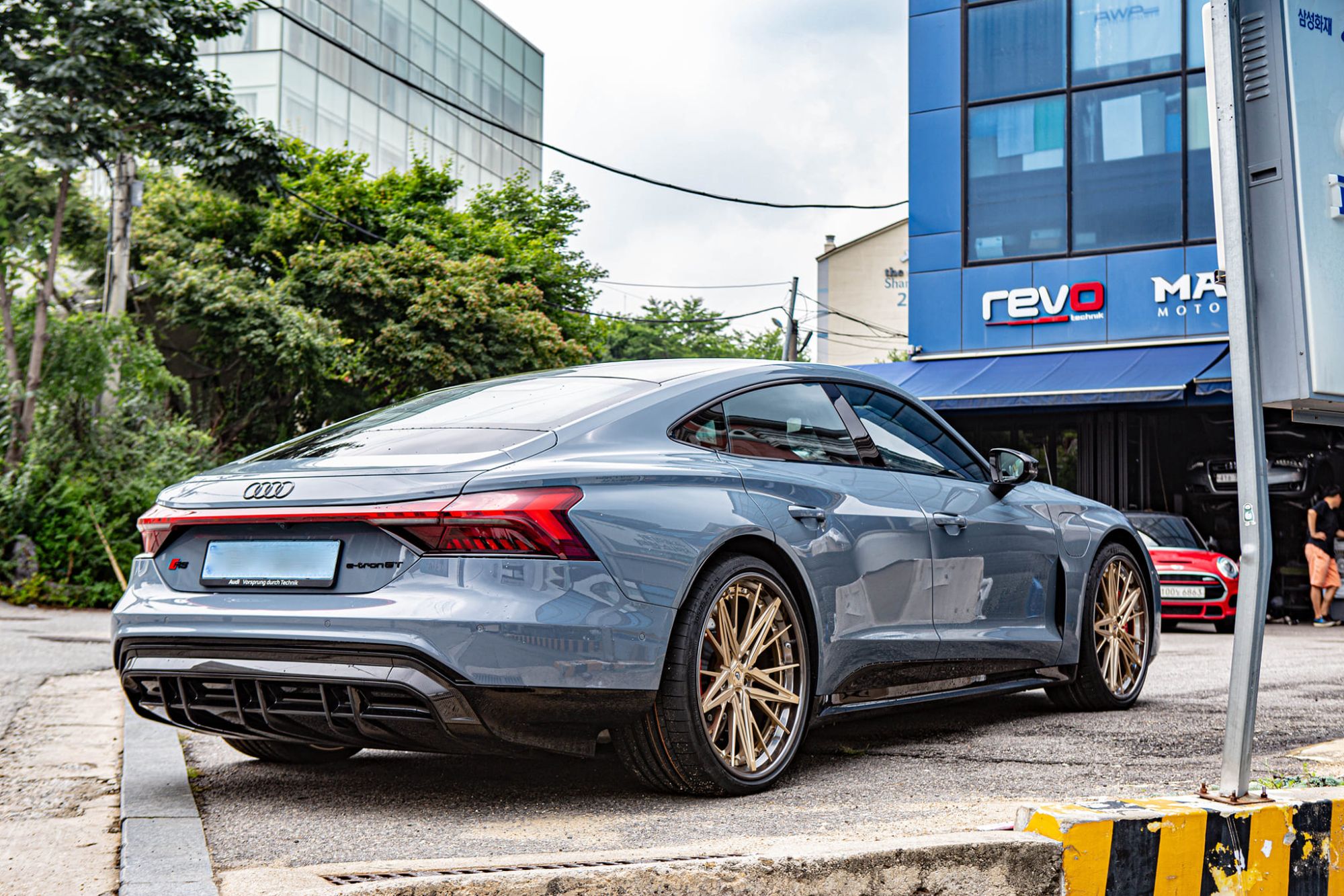 10 Best Aftermarket Wheels For Audi E-Tron | Wheel Front