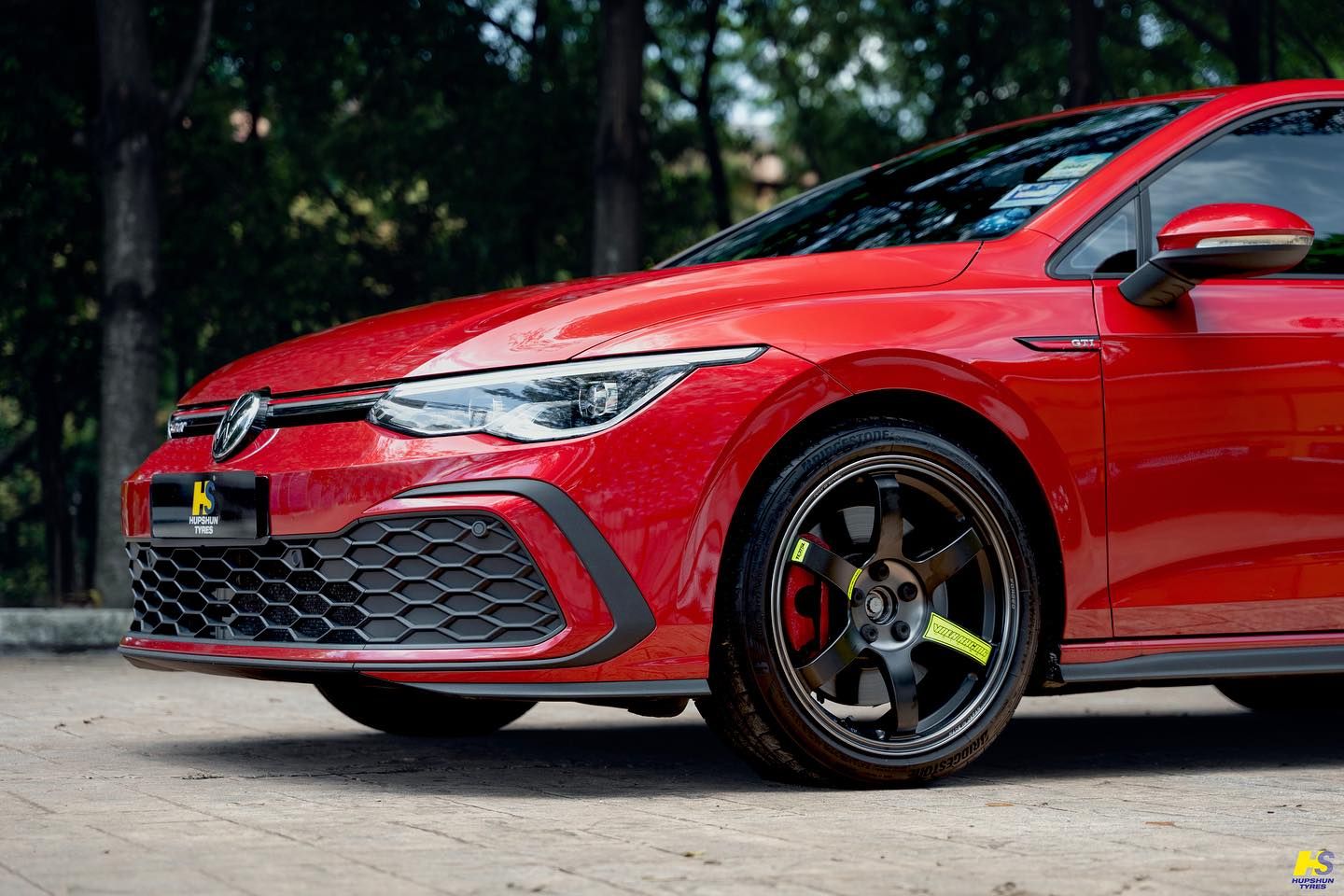 Volkswagen Golf GTI Mk8 Red Rays Volk TE37 Saga SL M-Spec