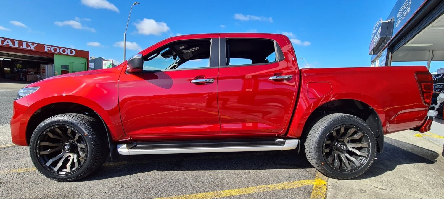 Mazda BT-50 Red Fuel Off-Road Blitz D674