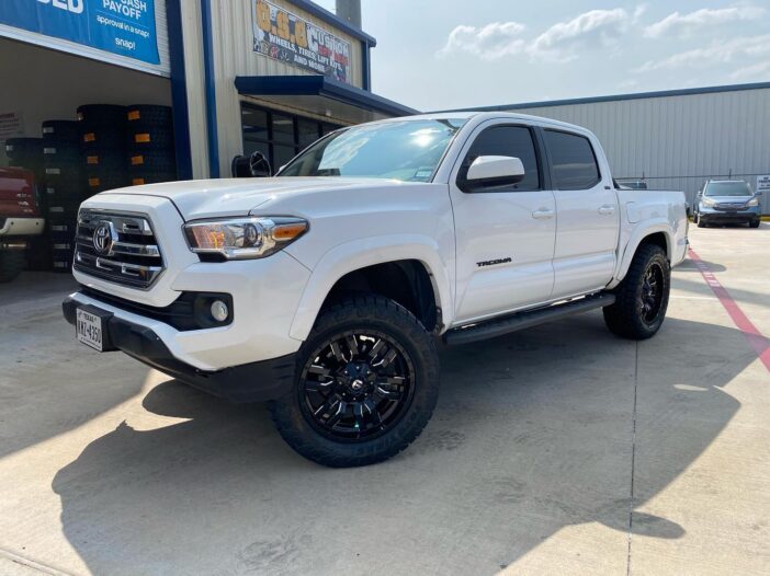 Toyota Tacoma White Fuel Off-Road Sledge D595