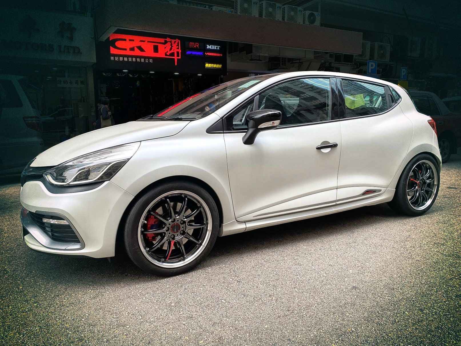 4 Best Aftermarket Wheels for Renault Clio | Wheel Front