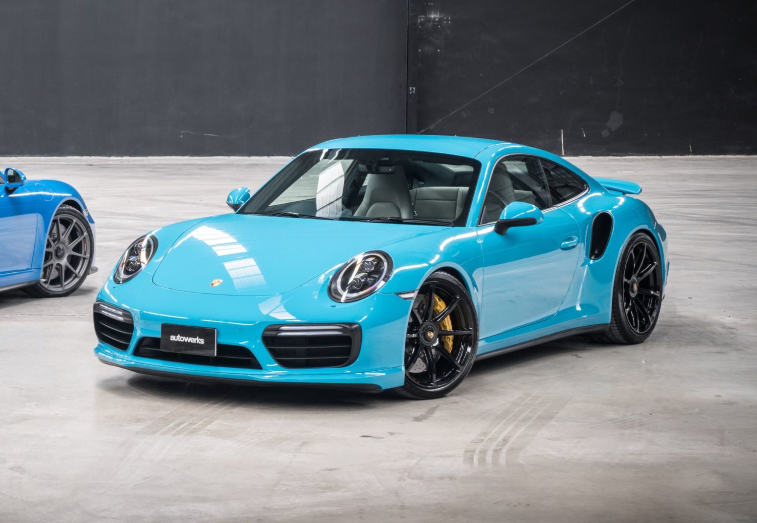 Porsche 911 Turbo 991 Blue Forgeline GE1 | Wheel Front