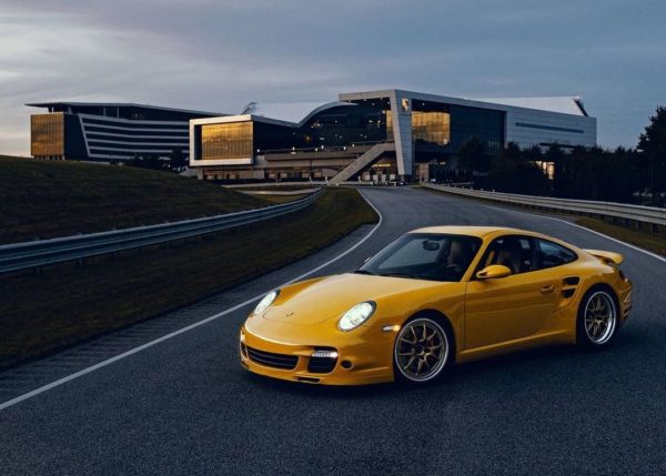 Porsche 911 Turbo 997 Yellow Forgeline GA3R | Wheel Front