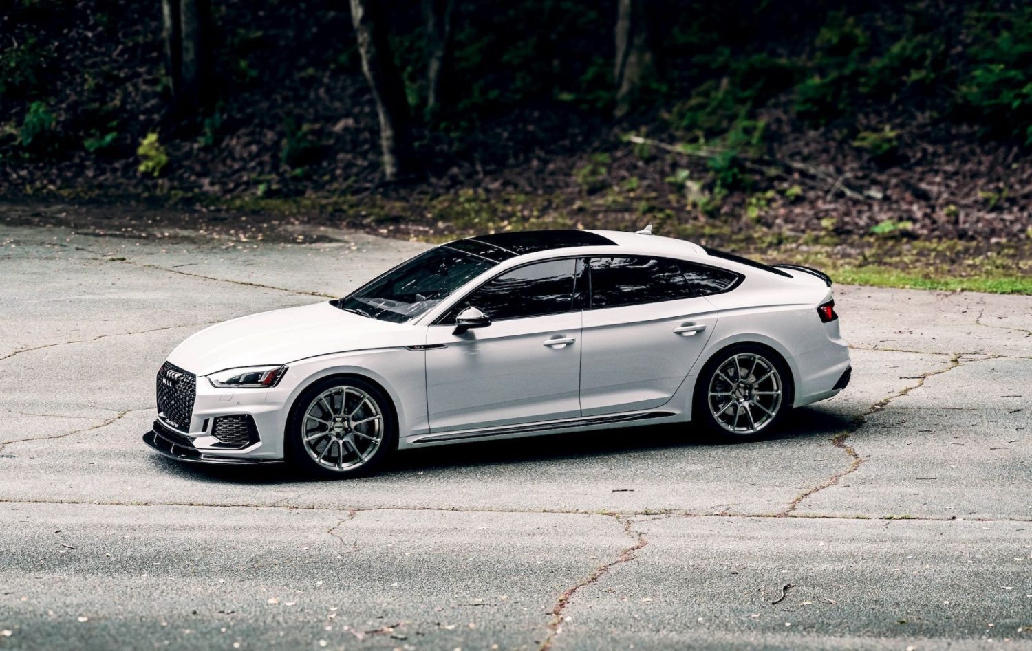 Audi RS5 B9 White Forgeline GTD1 5-Lug | Wheel Front