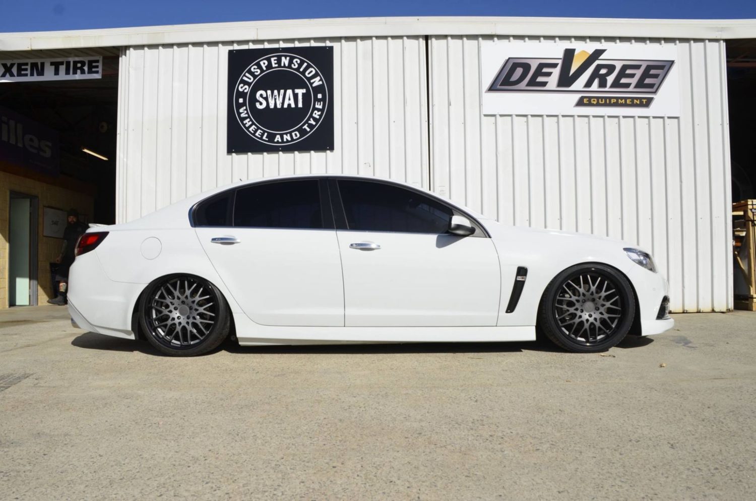 Holden/HSV Commodore VF White TSW Vale | Wheel Front