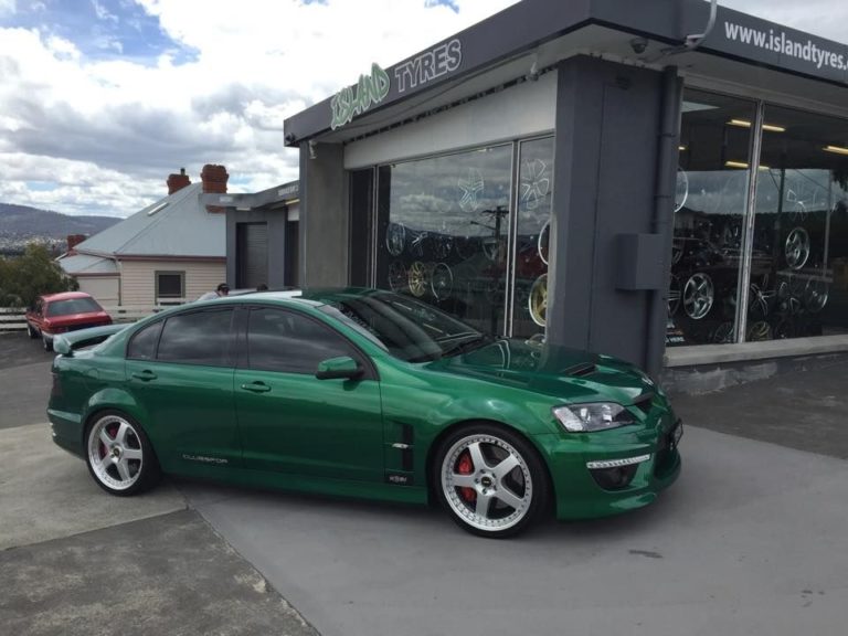 Holden/HSV Commodore VE Green Simmons FR1 | Wheel Front