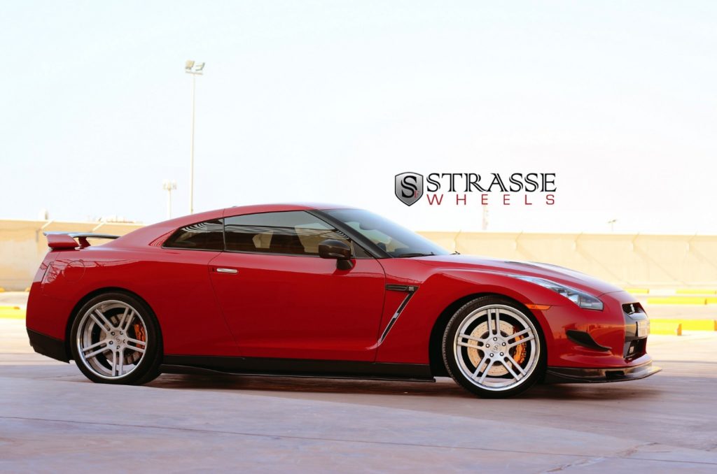 Nissan GT-R R35 Red Strasse SP5 Wheel | Wheel Front