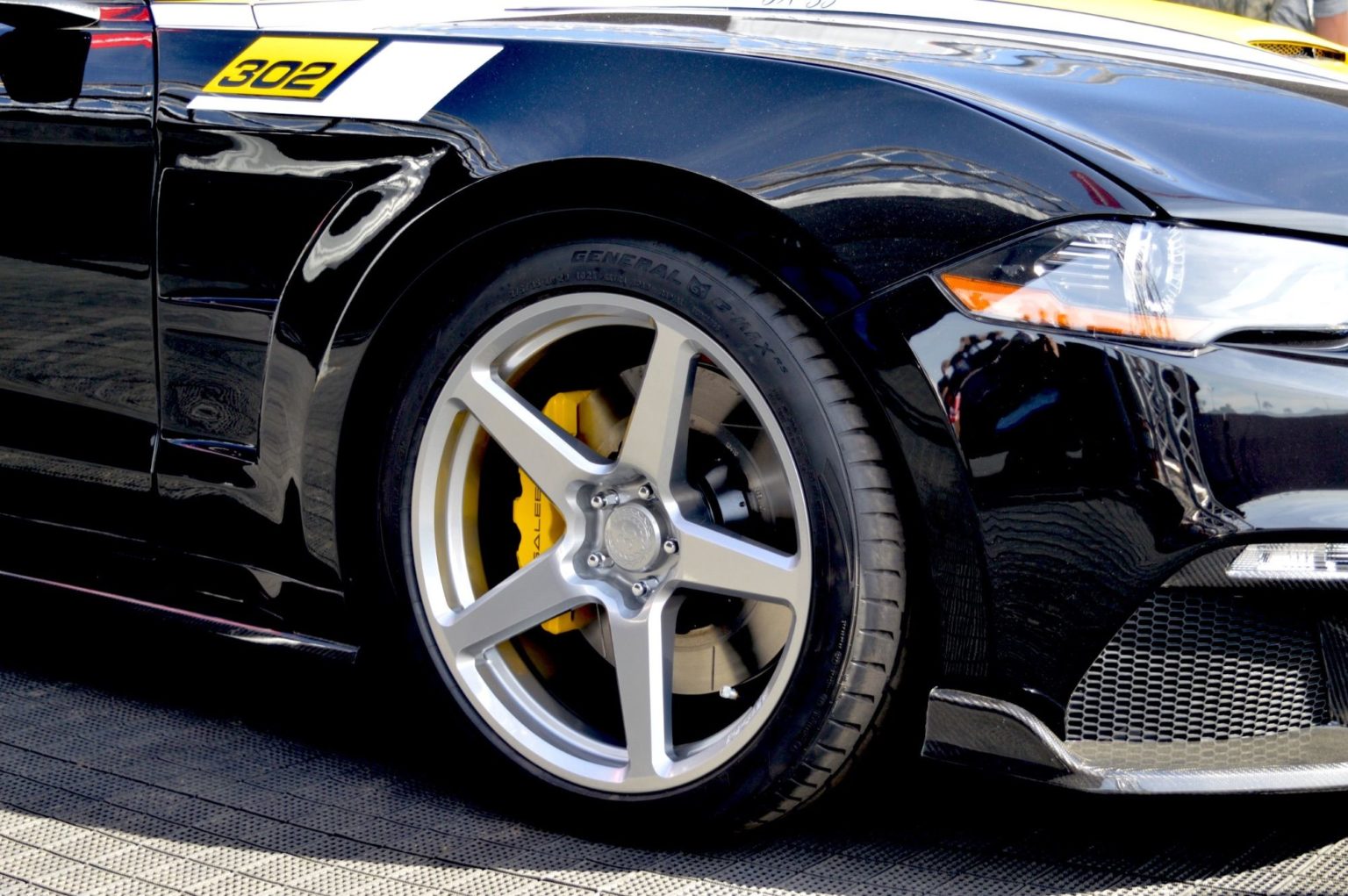 Ford Mustang S550 Black Forgeline CF1 Open Lug | Wheel Front