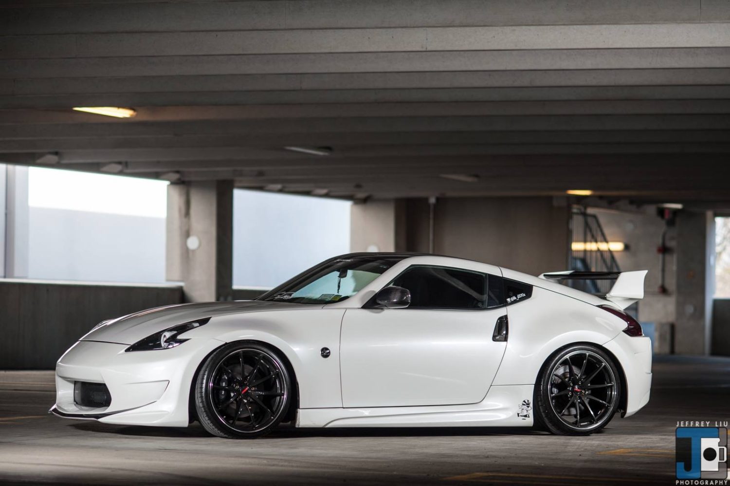Nissan 370Z White Rays G25 | Wheel Front