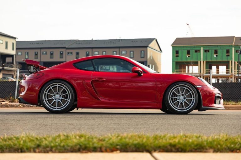 Porsche Cayman 981 GT4 Red Forgeline CF205 | Wheel Front