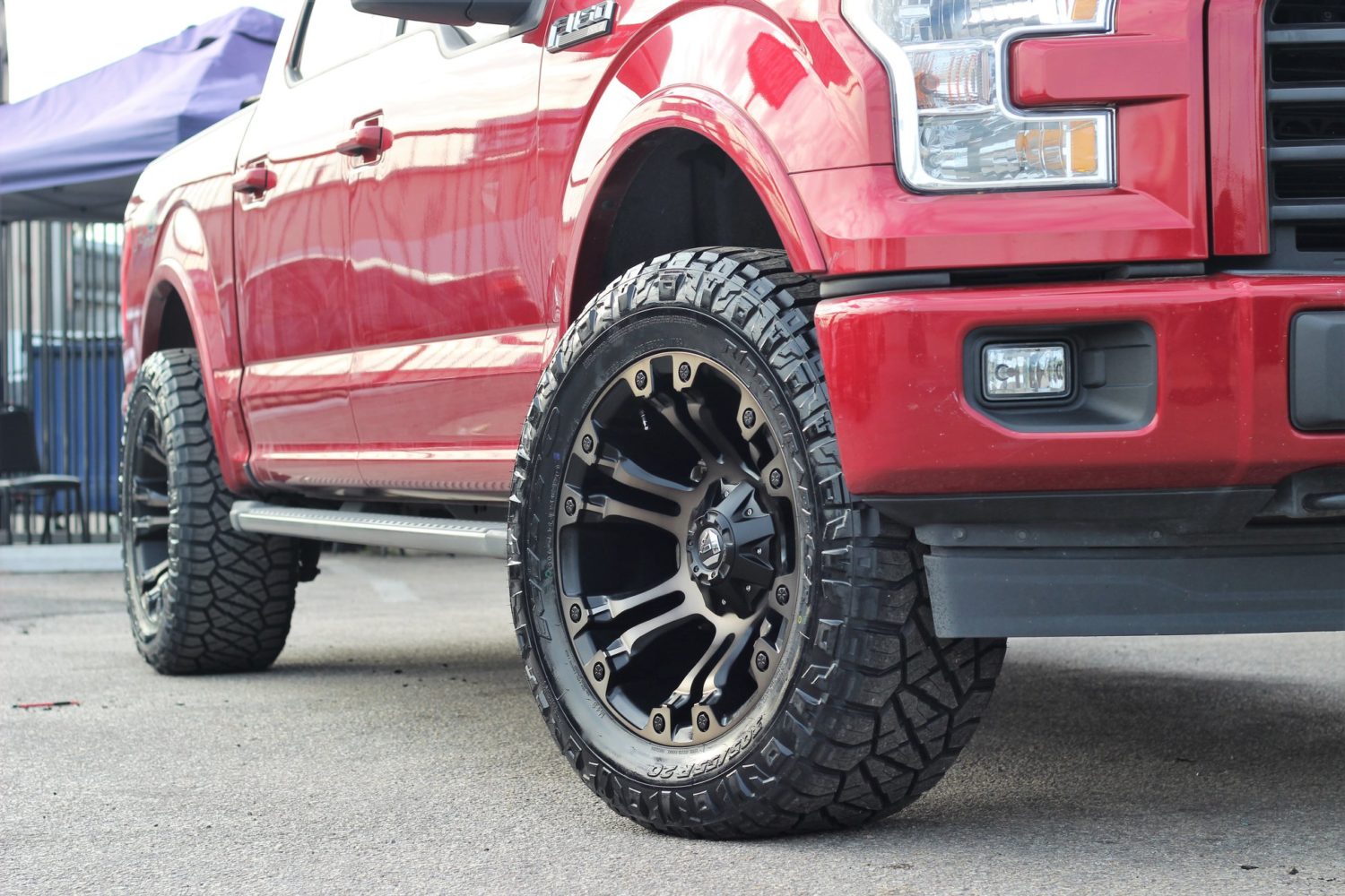 2017 Ford F-150 Ruby Red Fuel Off-Road Vapor D569 | Wheel Front