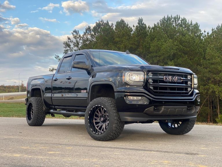 GMC Sierra Black TIS 547BM | Wheel Front