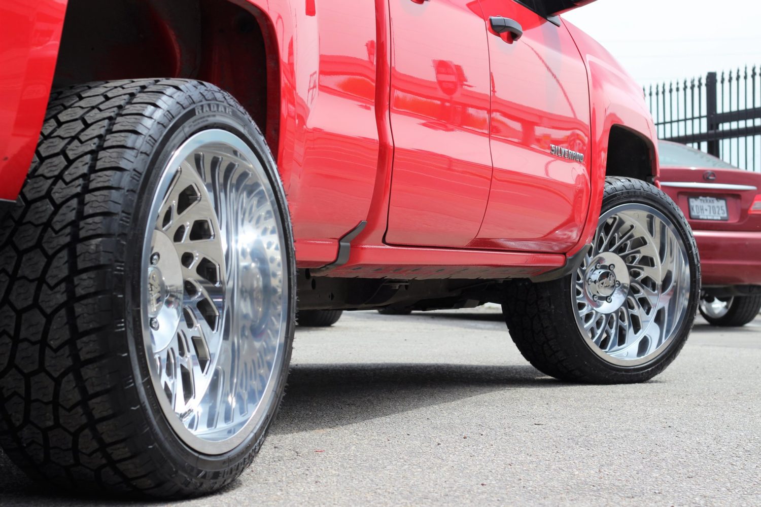 2017 Chevrolet Silverado Red Cali Off-Road 9108 Switchback | Wheel Front