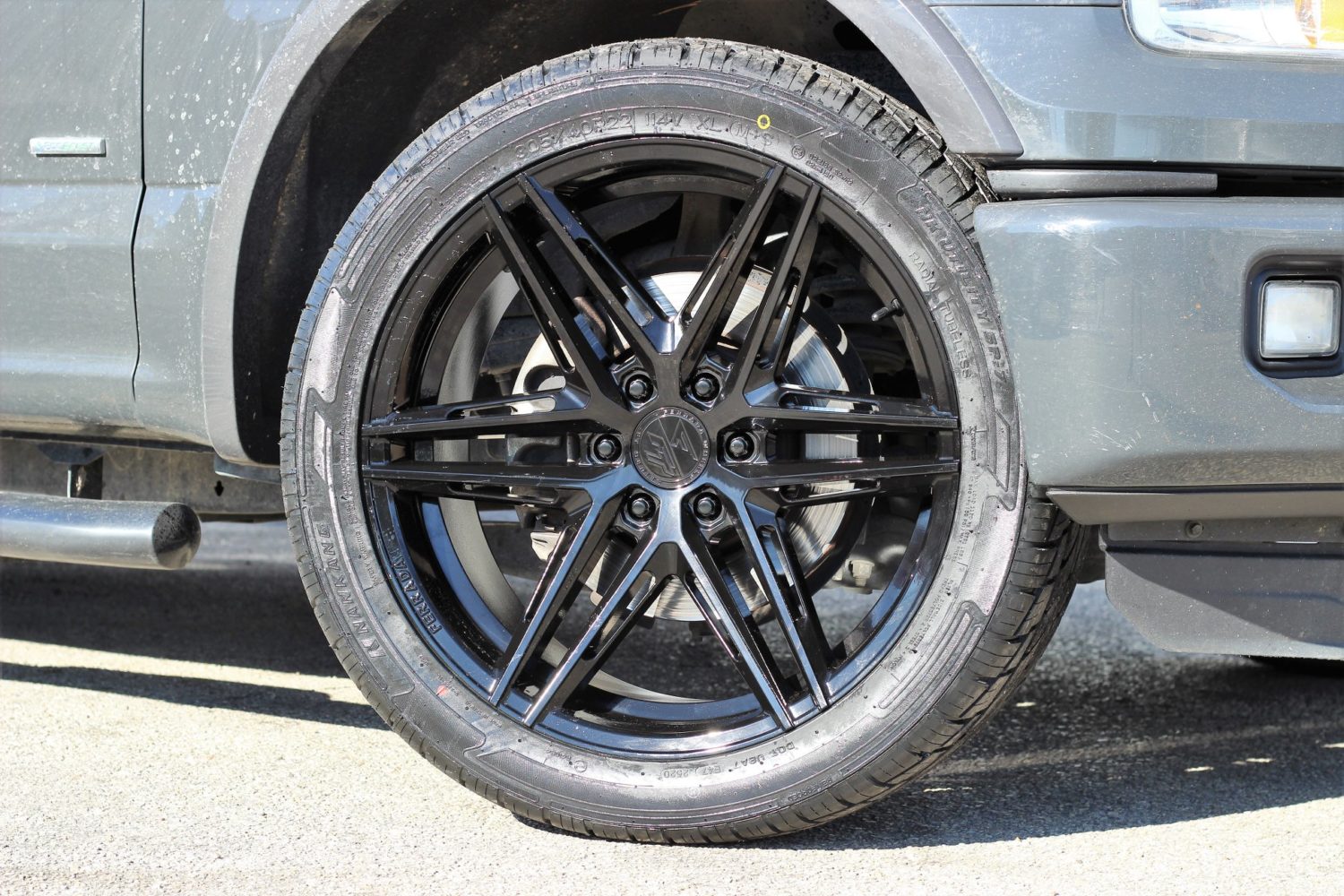 2018 Ford F-150 Grey Ferrada FT4 | Wheel Front