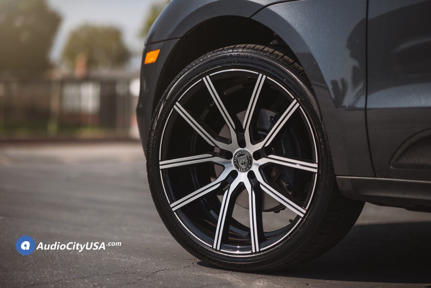 Porsche Macan Grey Lexani Gravity | Wheel Front