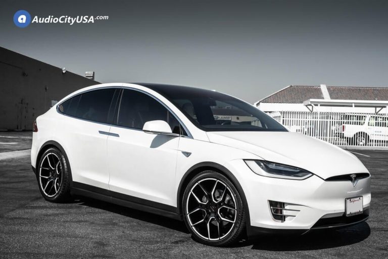 Tesla Model X White with Giovanna Haleb Aftermarket Wheels | Wheel Front