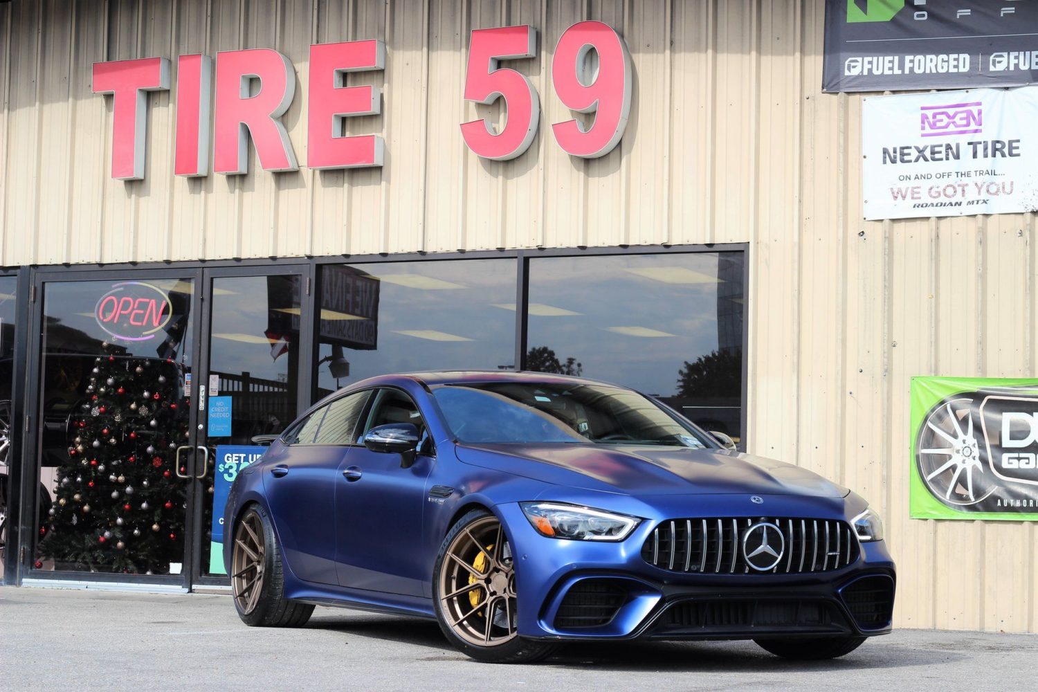 Mercedes-Benz AMG GT63s 4-Door Blue Ferrada F8-FR8 | Wheel Front