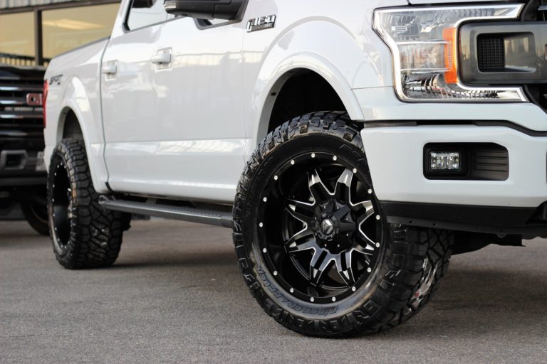 Ford F-150 White Fuel Off-Road Lethal D567 | Wheel Front