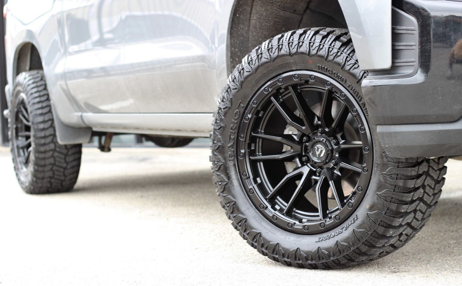 Chevrolet Silverado Grey Fuel Off-Road Rebel 6 D679 | Wheel Front
