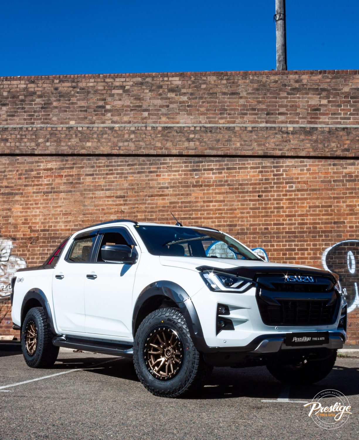 Isuzu D-MAX White Fuel Off-Road Rebel 6 D681 | Wheel Front