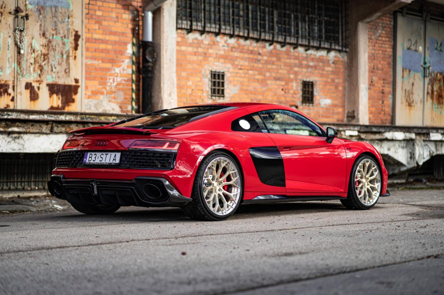 2021 Audi R8 RWD Red with Gold BC Forged HCS31 | Wheel Front