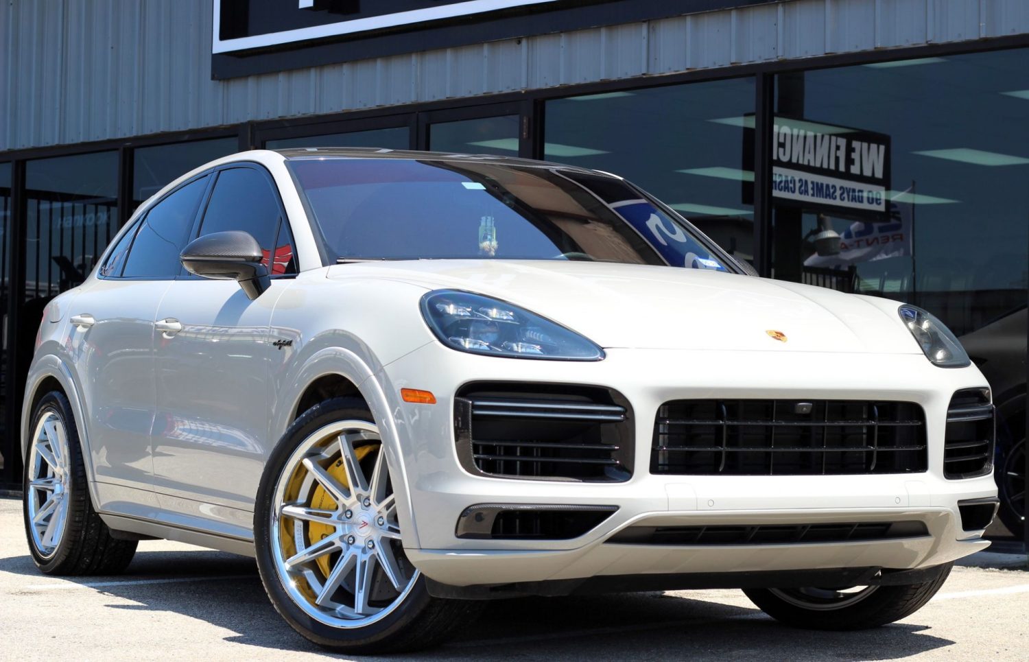 Porsche Cayenne White Ferrada CM2 | Wheel Front