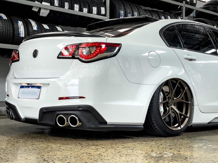 Holden/HSV Commodore VF White Koya SF10 | Wheel Front