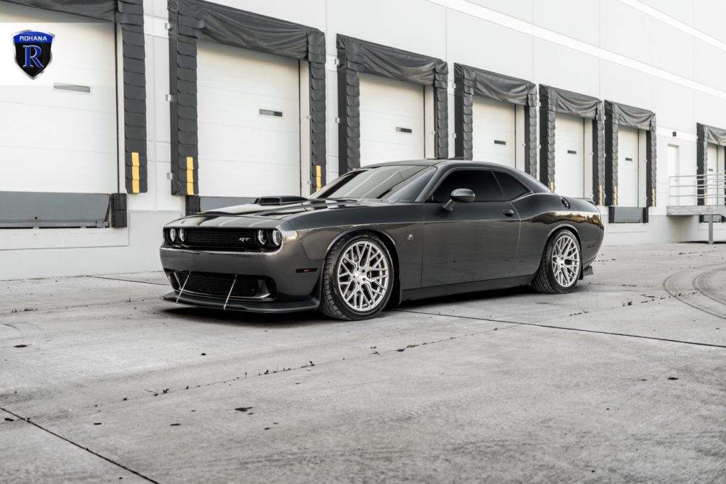 Dodge Challenger Grey Rohana RFX10 | Wheel Front