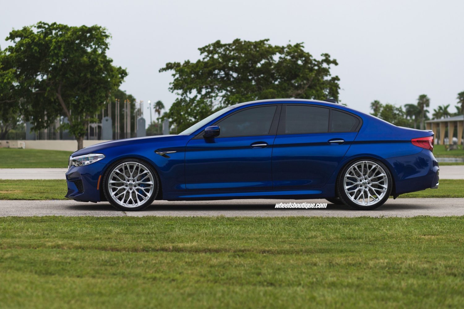 BMW M5 F90 Blue HRE P200 | Wheel Front