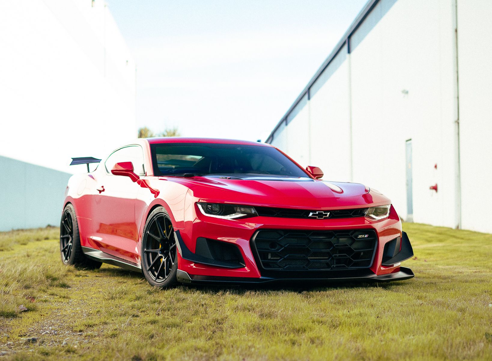 Chevrolet Camaro ZL1 6th Gen Red Forgeline GA1R Open Lug