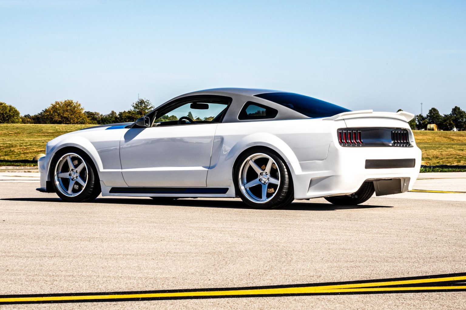 Ford Mustang S197 White Forgeline CF3C | Wheel Front