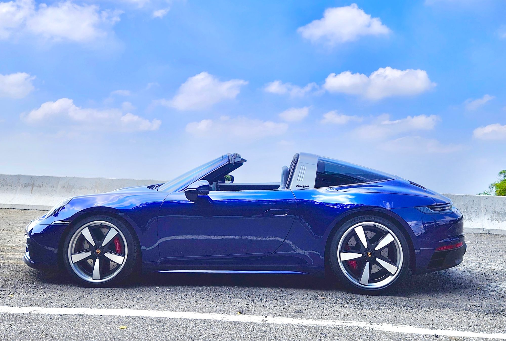 Porsche 911 Carrera 992 Blue Forgeline FU3C
