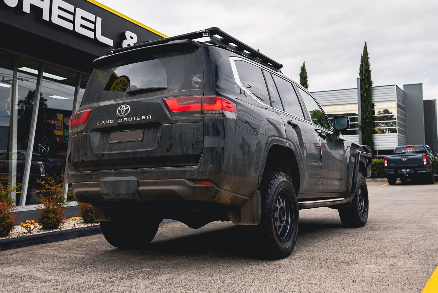 Toyota LandCruiser 300 Series Black KMC GRENADE OFF-ROAD | Wheel Front