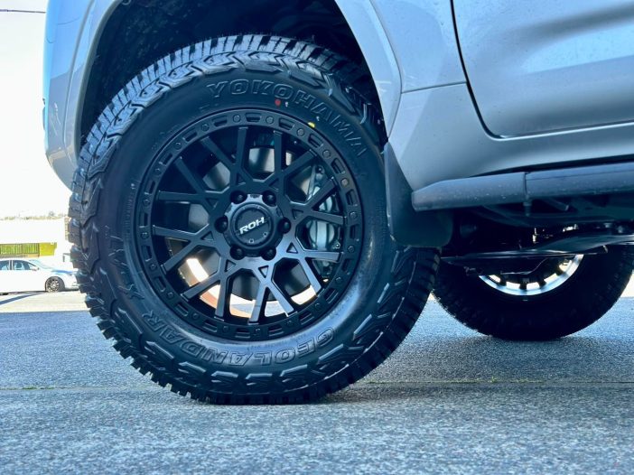 Toyota LandCruiser 300 Series Silver ROH Crawler | Wheel Front