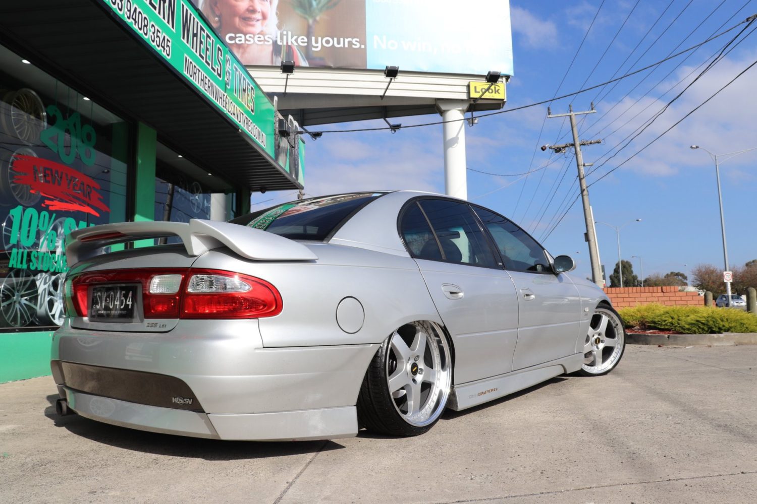 Holden/HSV Commodore VY/VZ Silver Simmons FR1 | Wheel Front