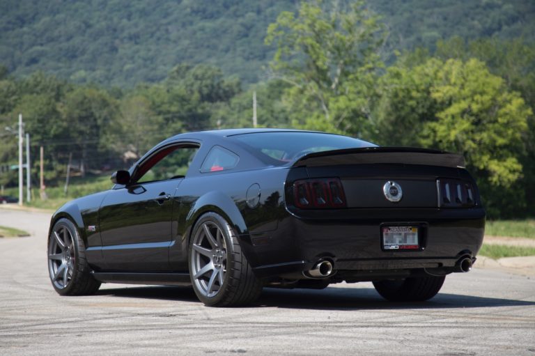 Ford Mustang S197 Black Project 6GR SEVEN | Wheel Front