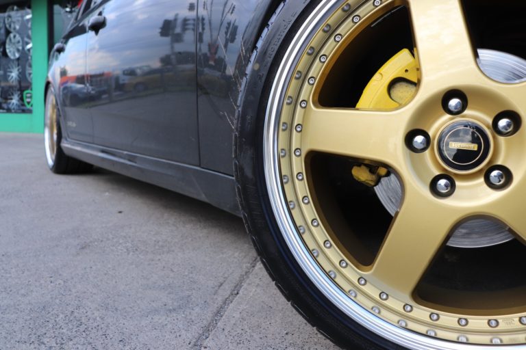 Ford Falcon FG Grey Simmons FR1 | Wheel Front