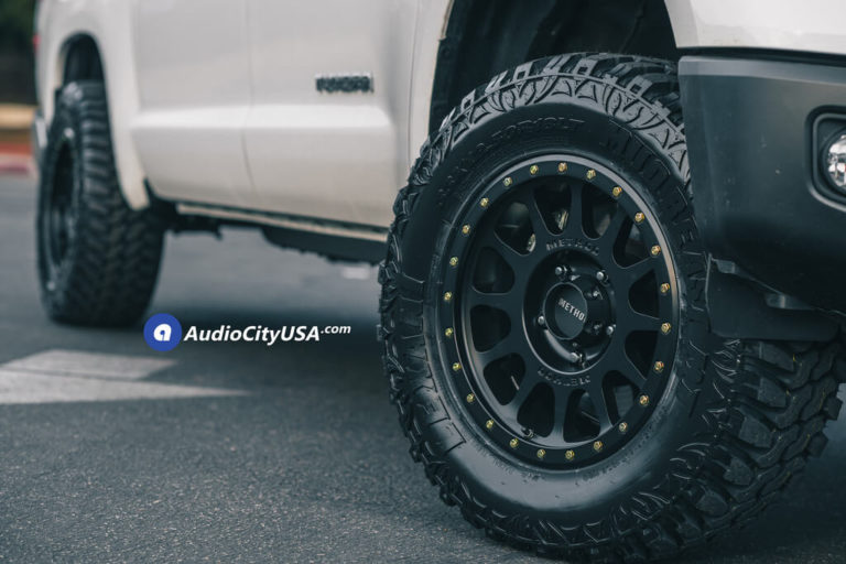 2017 Toyota Tundra White Method 305 NV | Wheel Front