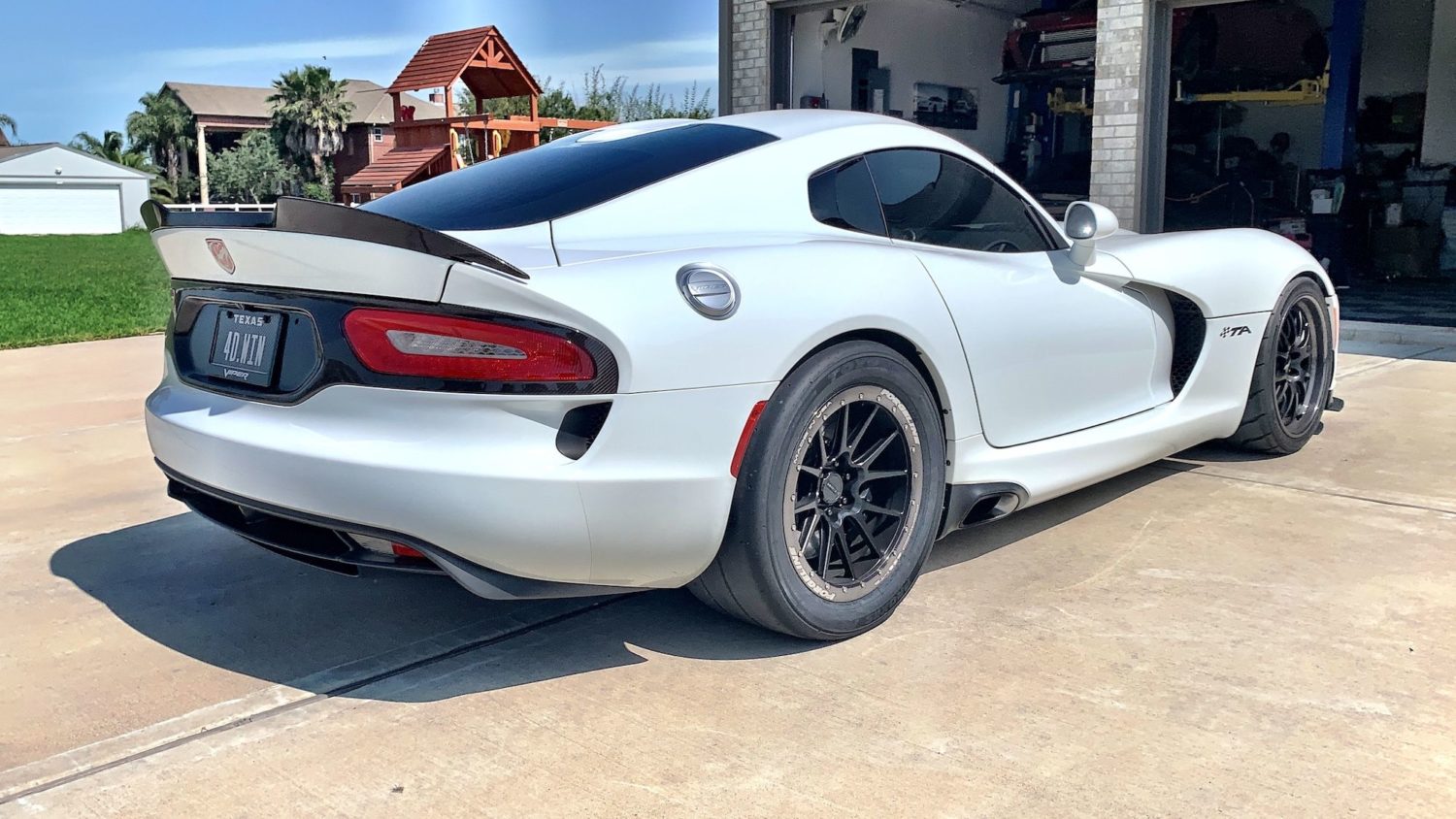 Dodge Viper White Forgeline GS1R-6 Beadlock | Wheel Front