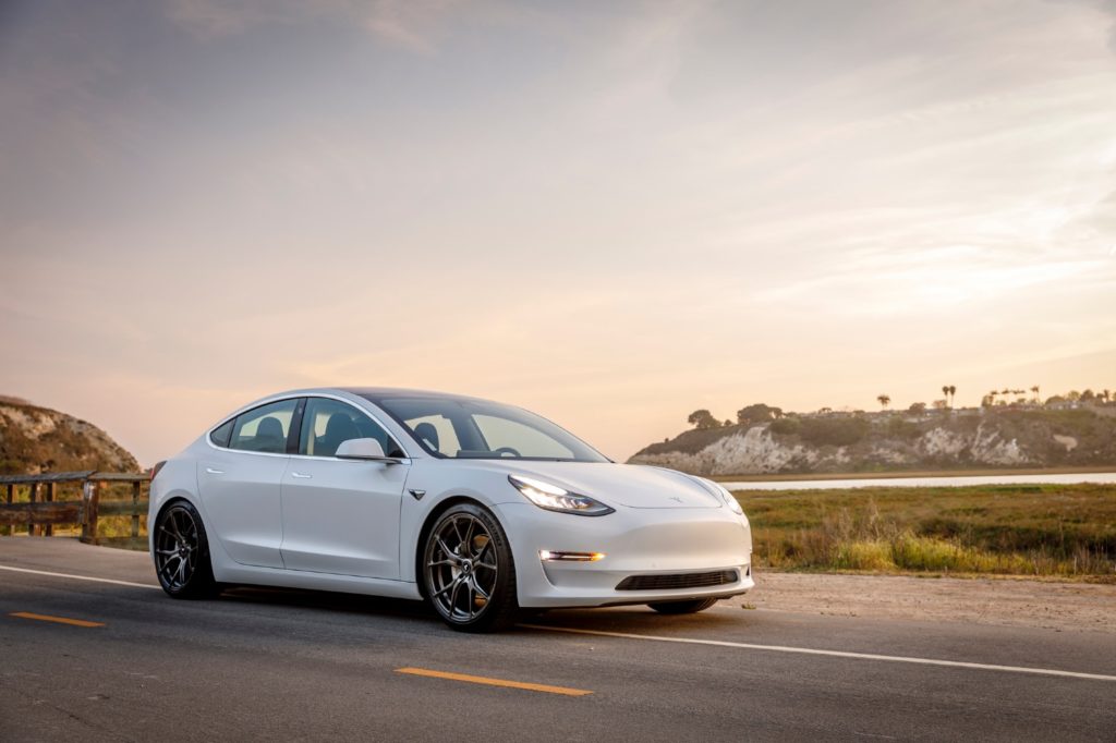 Tesla Model 3 White Vorsteiner V-FF 103 | Wheel Front