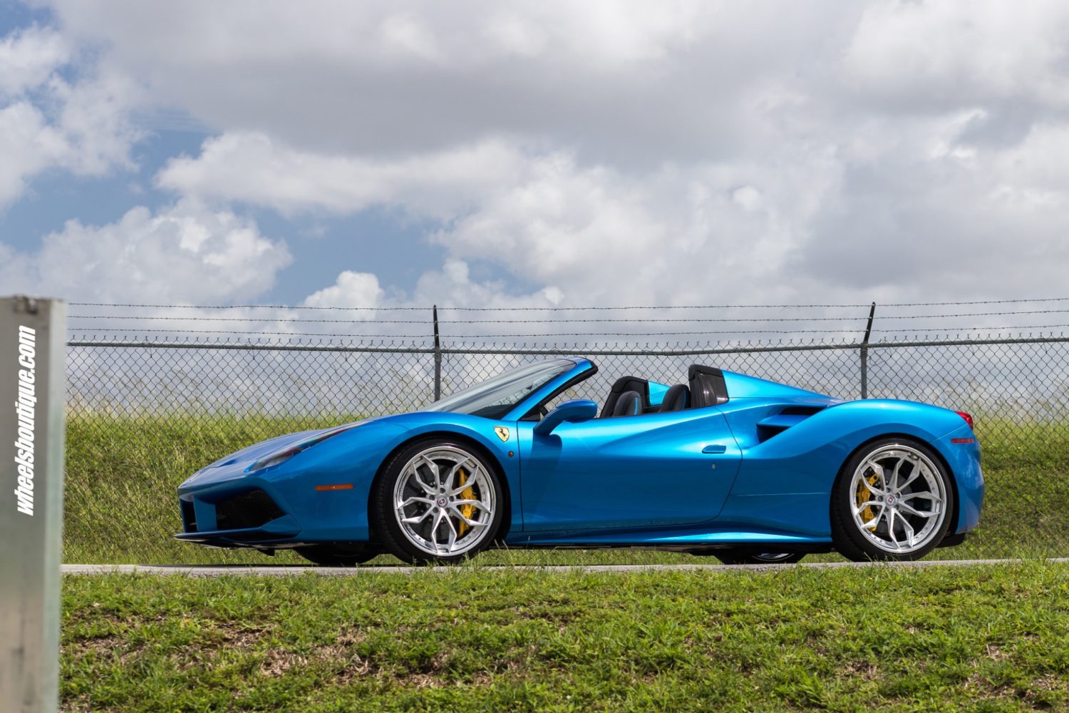 Ferrari 488 Blue HRE S201 | Wheel Front
