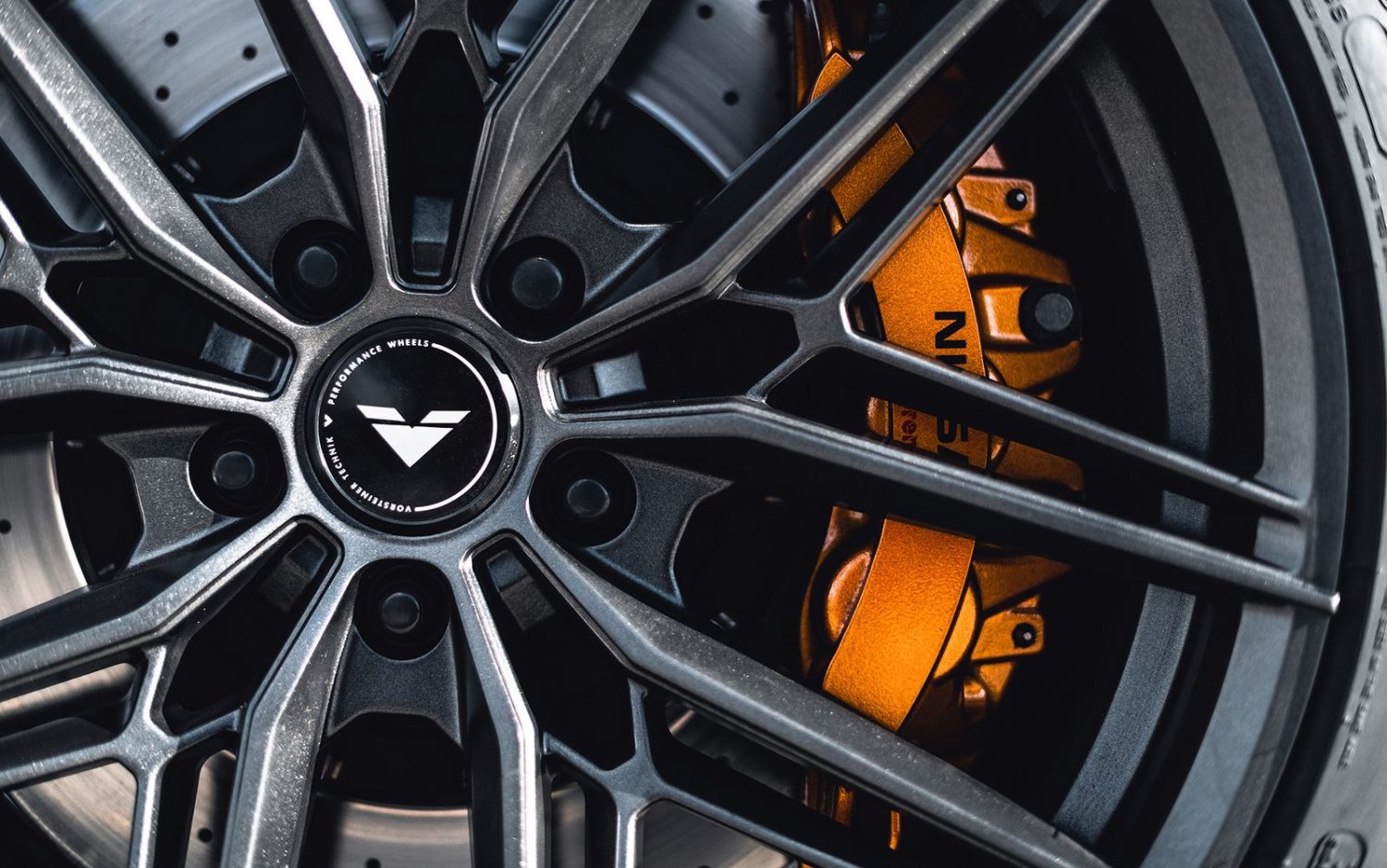 Nissan GT-R R35 White Vorsteiner V-FF 112 | Wheel Front