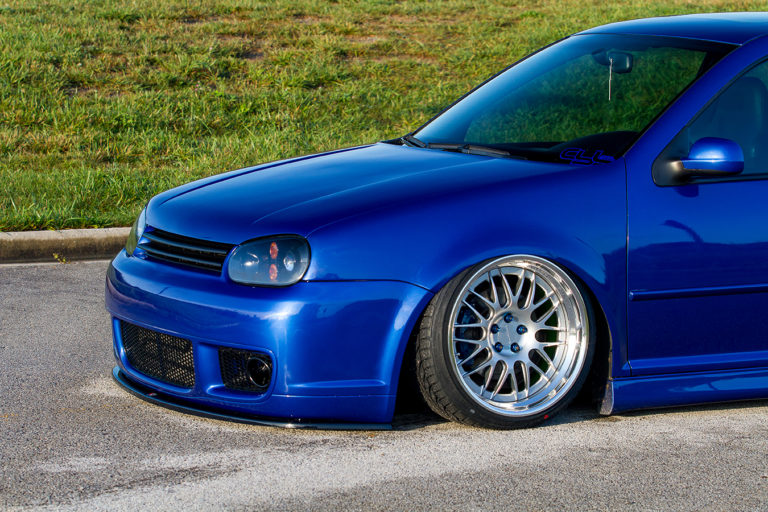 Volkswagen Golf R32 Blue Forgeline GX3 | Wheel Front