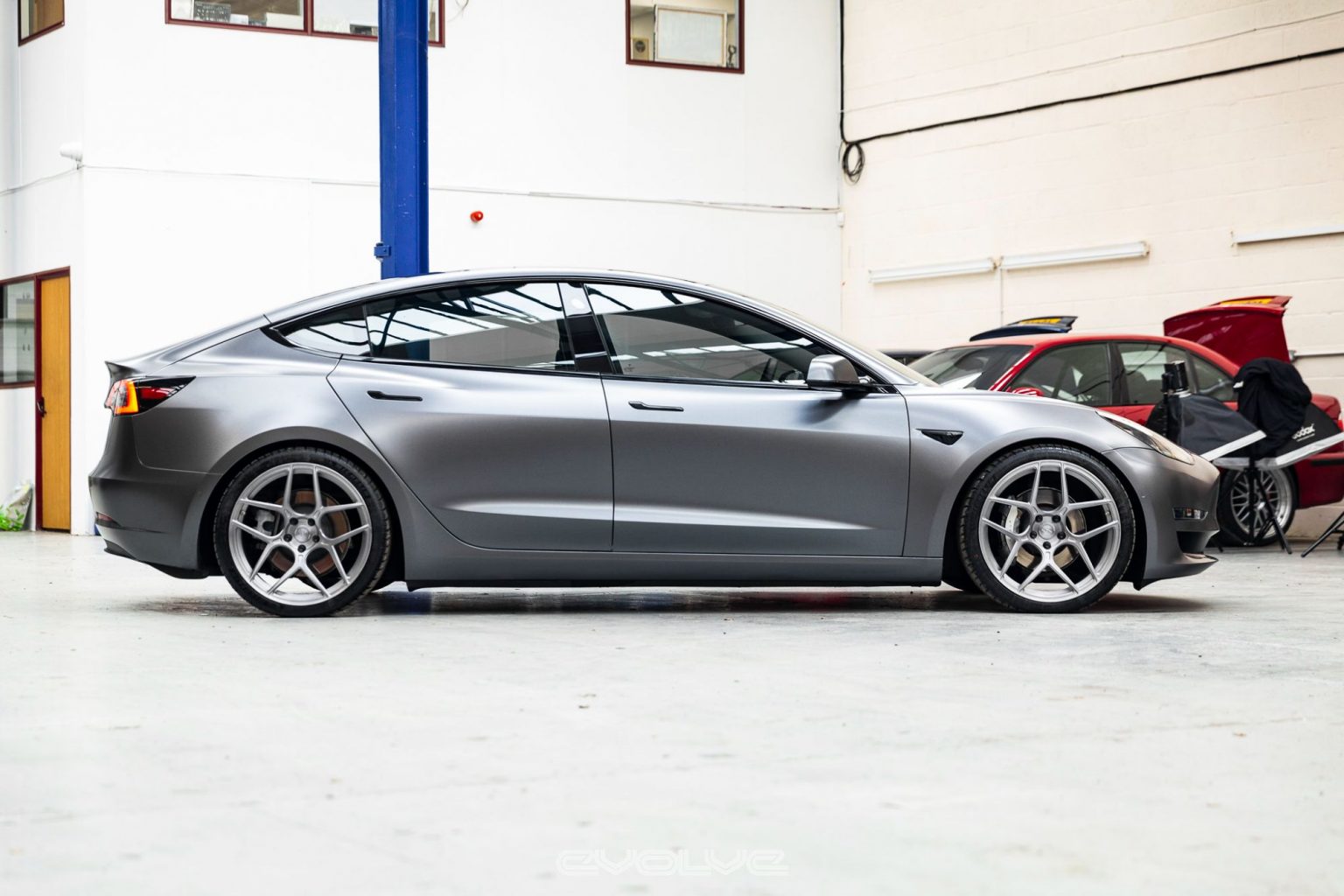 Tesla Model 3 Grey 6Sixty Design Emblem Monoblock | Wheel Front