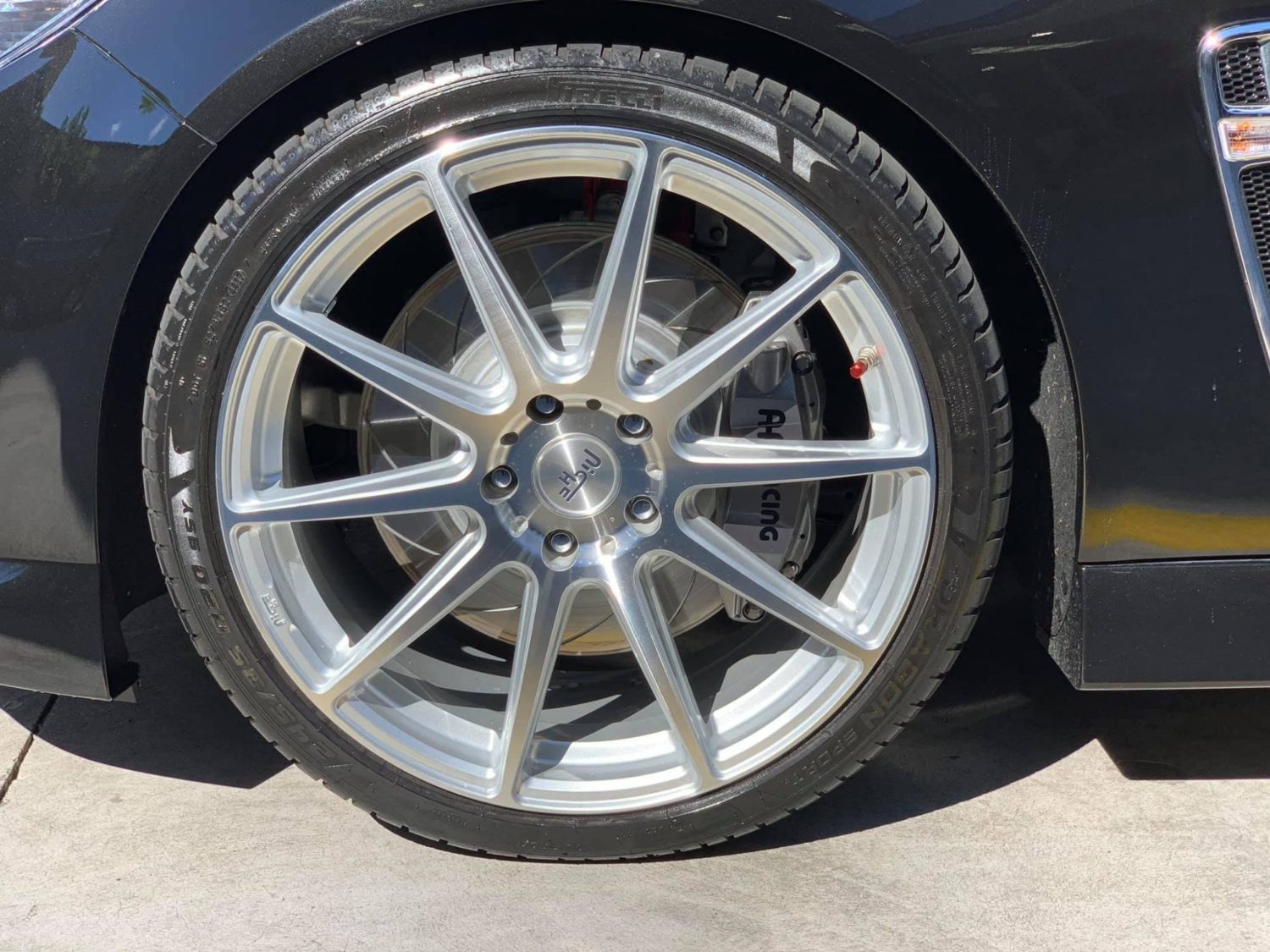Holden/HSV Commodore VF Black Niche Essen M146 | Wheel Front