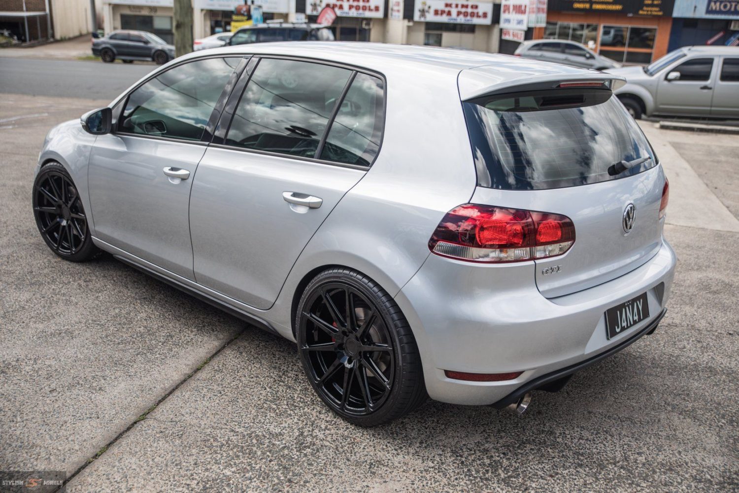 Volkswagen Golf GTI VI Silver Koya SF04 | Wheel Front