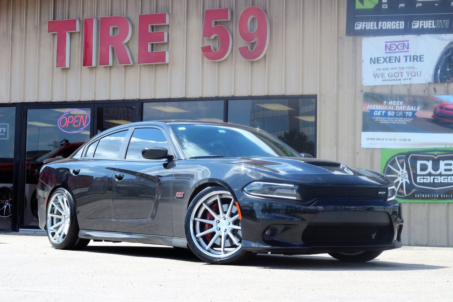 Dodge Charger SRT Black | 22 inch Ferrada FR4 | Wheel Front