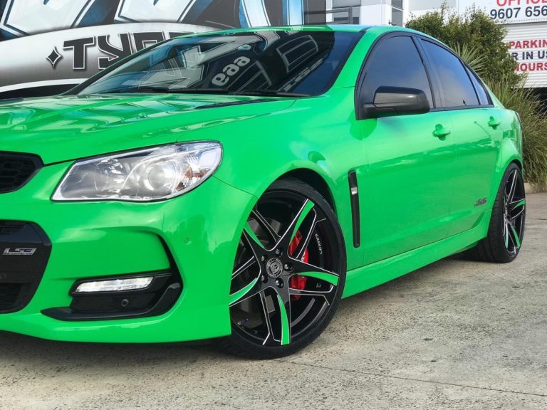 Holden Commodore VF SS Green Lexani Bavaria | Wheel Front