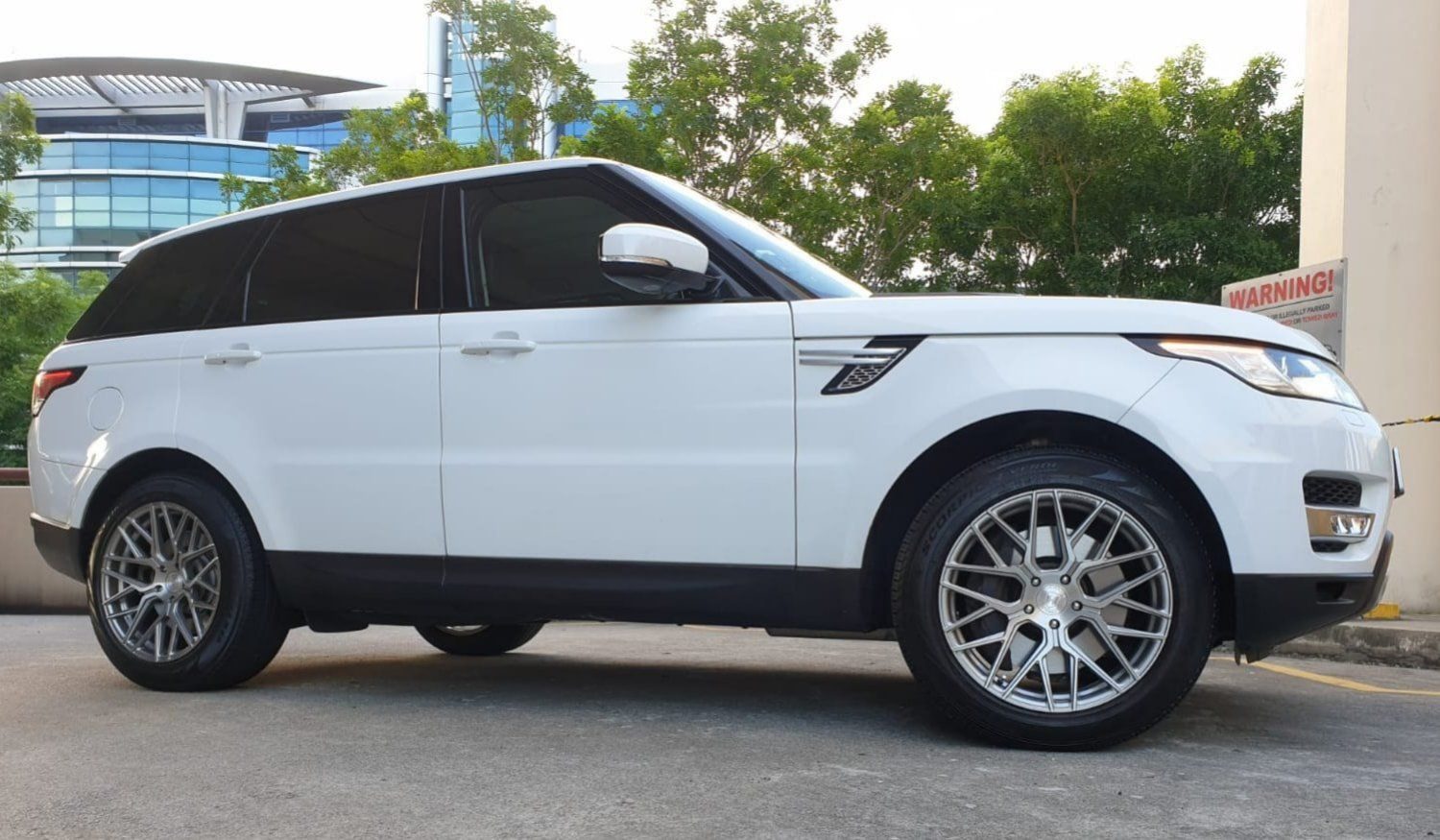 Land Rover Range Rover White Rohana RFX10 | Wheel Front