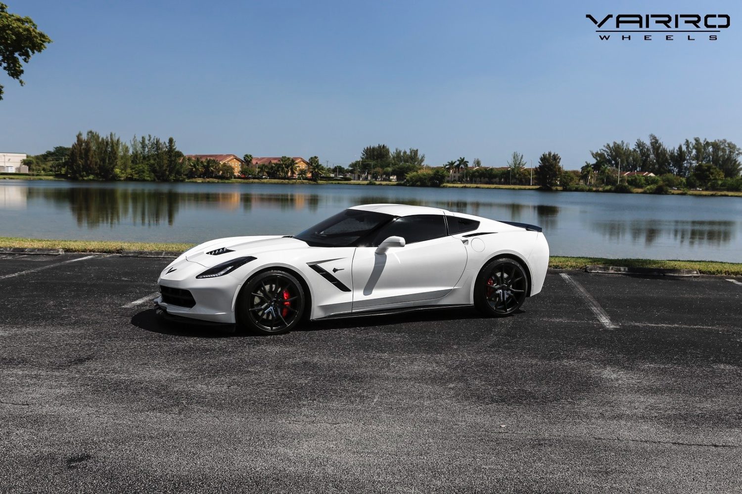 Chevrolet Corvette C7 Stingray White Varro VD19 | Wheel Front